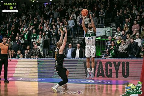 بهنام یخچالی عصای دست رومرشتروم گلادیاتورز در آلمان طرفداری