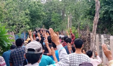 Dvb မြိုင်မြို့နယ်တွင် အကြမ်းဖက်စစ်အုပ်စု ပြုတ်ကျရေး ဒေသခံပြည်သူများဆန္ဒပြ