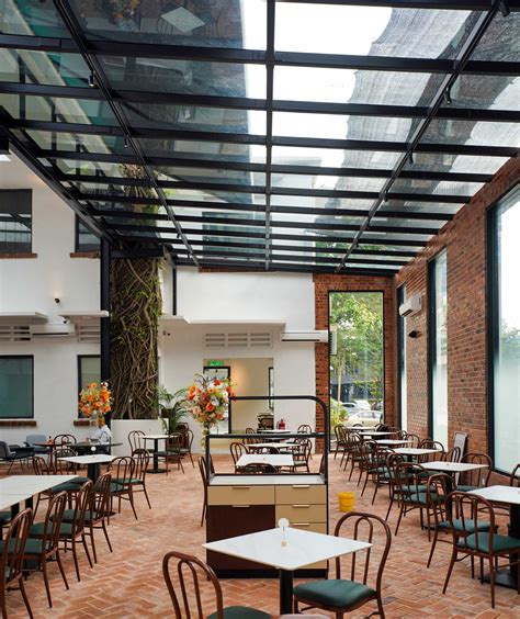 Eat Drink Kl Blossom A Glassmansion Imbi