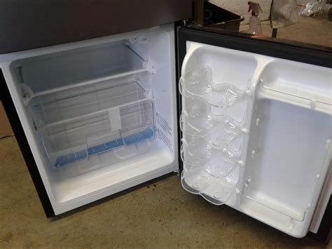 Lot Detail Hisense Mini Fridge