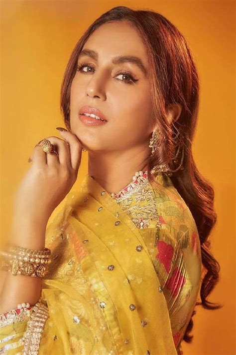 Huma Qureshis Eid Hairstyles For Round Faces 6 Stunning Looks