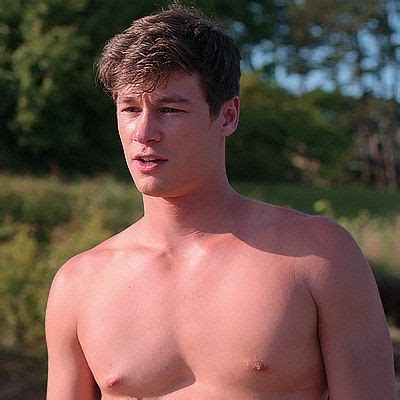 Pin De Rachel Vincent Em Proof I M Not Lesbian Em Celebridades Masculinas Bonitas