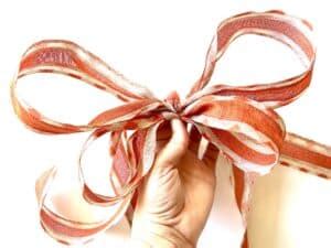 How To Make A Bow With Wired Ribbon The Easy Way Single Girl S DIY