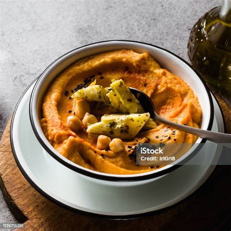 고구마와 통조림된 양 인데 맛 있는 채식 후 머 스 검은 참 깨와 중 동의 맛 있는 간식 0명에 대한 스톡 사진 및 기타 이미지 Istock