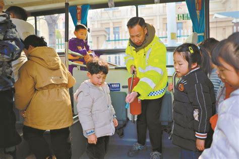 交通安全宣讲进校园 荆楚网 湖北日报网