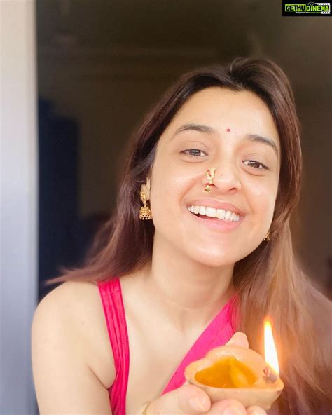 Darshana Banik Instagram Happyyyy Diwali 🪔 Diwali Gethu Cinema