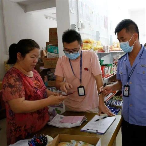 食品安全部门联合开展食品安全检查守护师生舌尖上的安全 柳城县