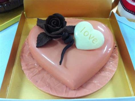 Гэгээн хайрын баярын ширээгээ ямар бялуугаар гоёх вэ