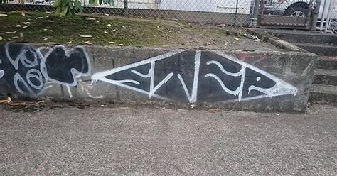 Step Rbombing