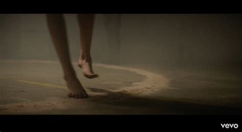 Arrow De Wildes Feet