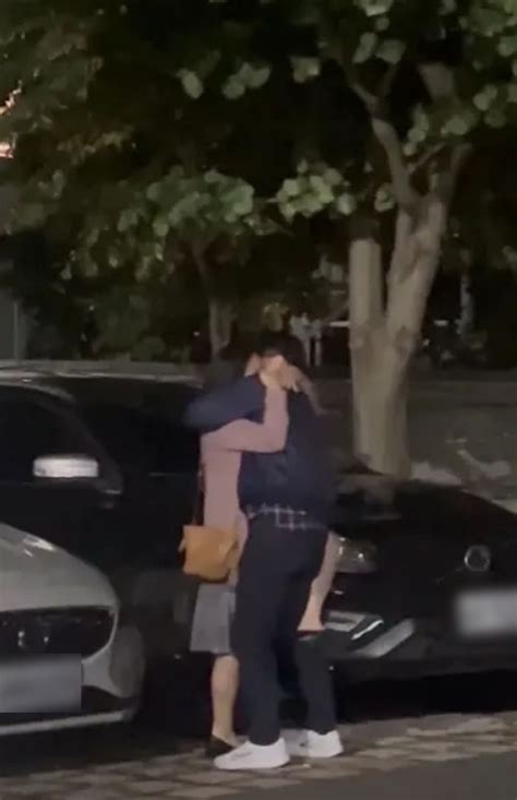 Ic設計大廠人夫處長車震女同事 當街擁吻畫面曝光網瘋傳 Ftnn 新聞網
