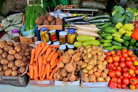 186 цэгт хүнсний ногооны үзэсгэлэн худалдаа явагдаж байна
