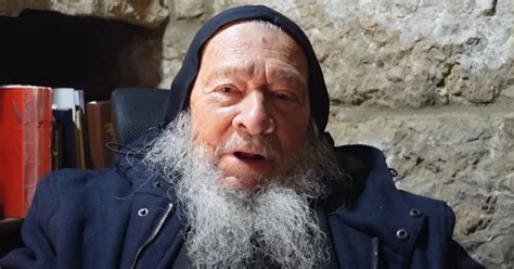 Colombiano Llevá 23 Años Viviendo Como Ermitaño En El Líbano Ora 14 Horas Y Solo Come Una Vez