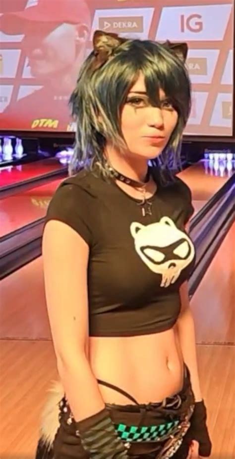 Emiru Streamer Cute Sulk Playing Bowling Prk6942