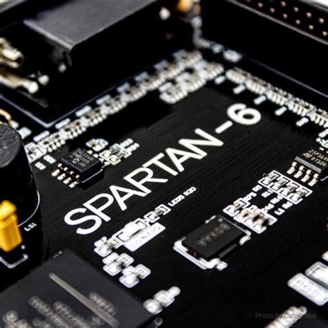 قیمت و خرید برد توسعه XILINX FPGA SPARTAN6 XC6SLX9 کافه ربات