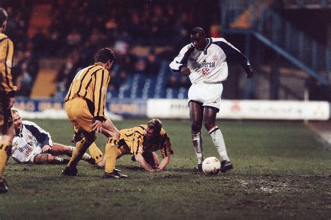 Mitchell Thomas Hatters Heritage A History Of Luton Town Fc