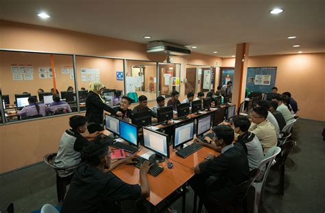 Diploma In Computer System Breyer Group Of Colleges