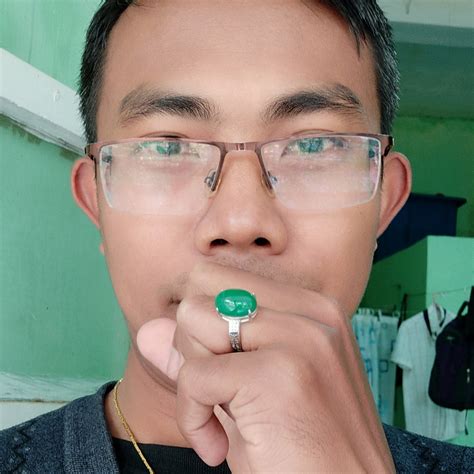 အျဖဴေရာင္ေမတၱာ