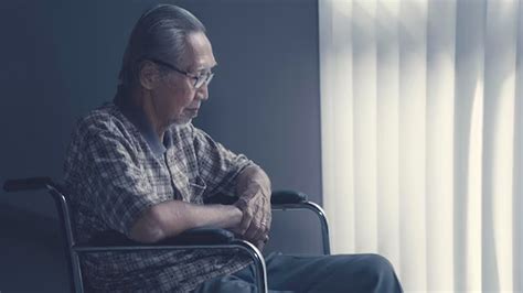 7 Common But Most Ignored Signs Of Parkinsons Disease You Should Know