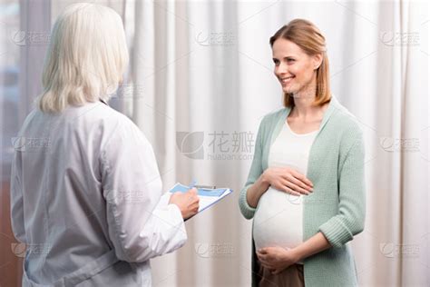 青年人 女人 健康保健 急救员 怀孕的 孕检 孕妇装 写字板 水平画幅