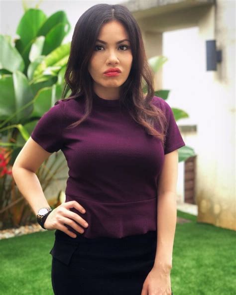 4 Hot Sexy Tiz Zaqyah Bikini Pics