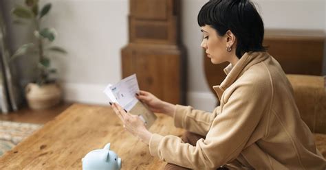 Dwp Pursues Thousands For Benefits Paid In Error Personal Finance Finance Uk