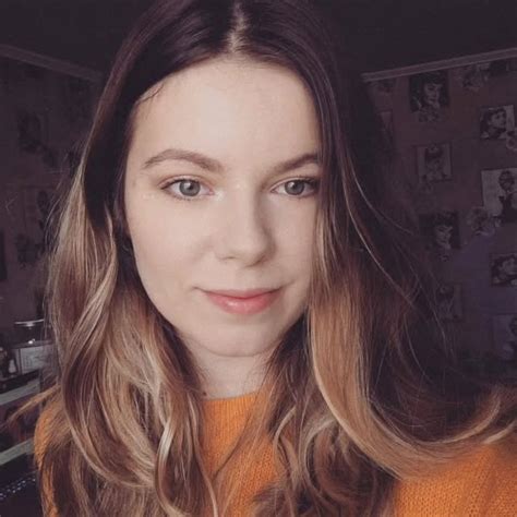 Айде не се прави на интересен и ти Кой се вълнува от футбол Тук по цял ден се говори за