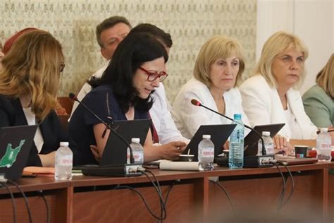 Правната комисия прие само част от проекта за закона срещу корупцията