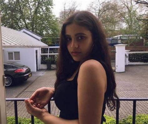 بملابس المنزل ابنة عمرو دياب تثير الجدل بإطلالة تبرز أنوثتها