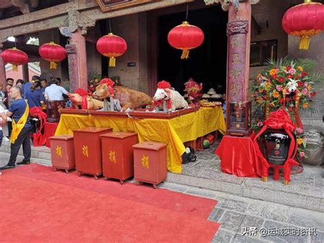 喝一壺老酒哇敬拜關公蘊含著傳統與現代文化融合了的精髓這個酒指的是汾酒嗎 每日頭條