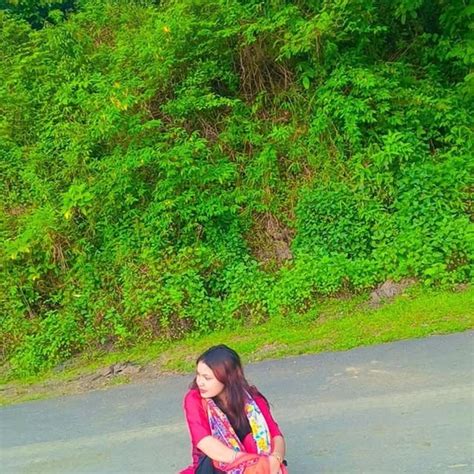 Åñü Dâhãl Nanu Dahal • Threads Say More