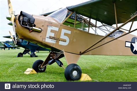 Piper Cub Military Hi Res Stock Photography And Images Alamy