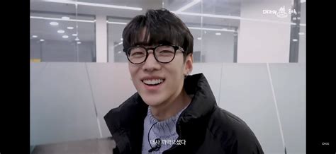팡돌 on Twitter 이 반달눈 누구세요