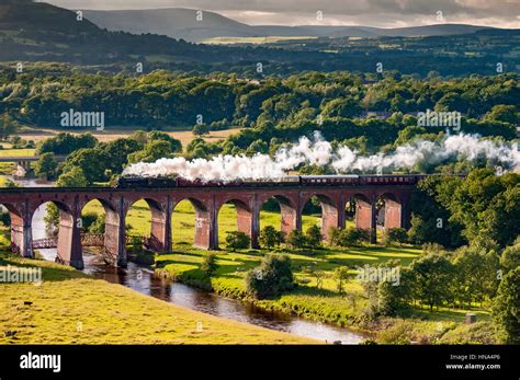 Lms Class 8f 2 8 0 No 48151 Guage O Guild With The Fellsman Crossing The Whalley Arches Viaduct