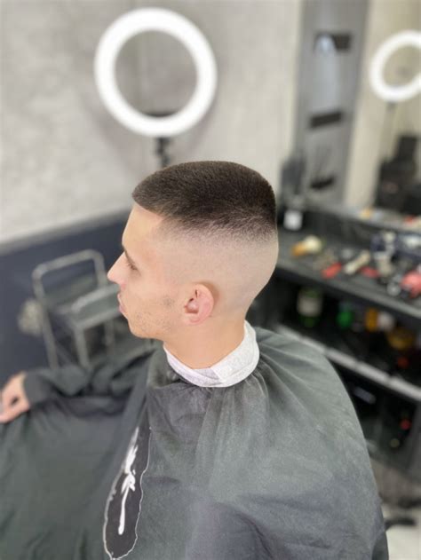 Чоловіча стрижка барбер Дмитро Колосов Киев Предславинская 2123