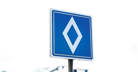 Знаете ли што значи новиот сообраќаен знак на француските улици Кајгана