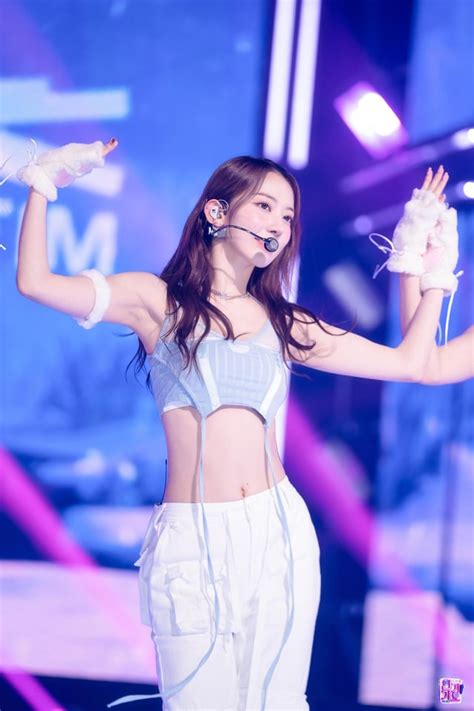 Le Sserafim Kazuha And Sakura Rkpopfap