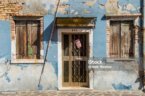 부라노 섬 다채로운 주택의 특징보기 베니스 라군 이탈리아 유럽 0명에 대한 스톡 사진 및 기타 이미지 0명 Side Show 건물 외관 Istock