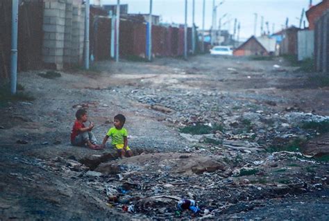 “Хөрс ба амьдрал” гэрэл зургийн уралдаанд “Хогон дундах бидний ирээдүй” бүтээл шалгарлаа