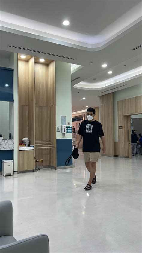 Gssspotted อาถือถุงแกงออกจากวัด หลานถือกระเป๋าเข้า รพ