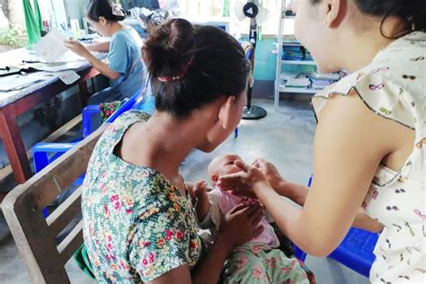 ဒေါ့ဖုန်းယန်မြို့၌ မွေးကင်းစအရွယ်မှစ၍ အသက် ၂ နှစ်အောက် ကလေးငယ်များအား ပုံမှန်ကာကွယ်ဆေး ထိုးန