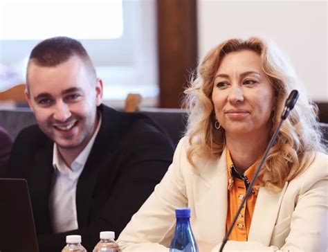 Вижте листата на Продължаваме промяната за парламентарните избори на 2 октомври в 8 МИР