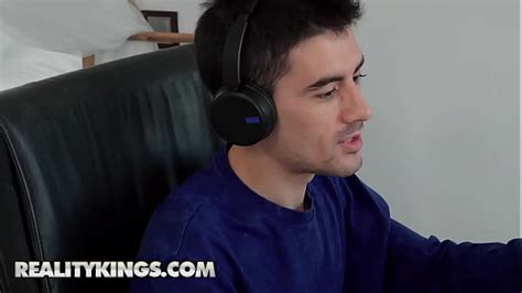 Angie Lynx Model Page