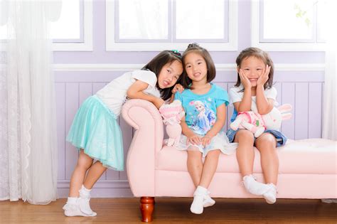 My Lovely Girls Picsmile Studio 笑相館 專業初生嬰兒上門 影樓兒童攝影 戶外兒童攝影 孕婦攝影 畢業相