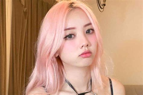 Vyvan Le Wiki Age Biography Net Worth Figure Size Boyfriend Family