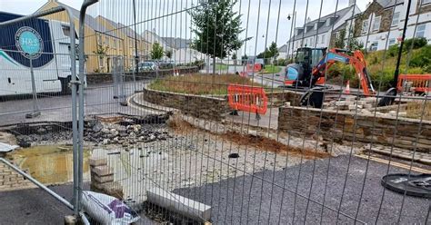 Developer Causes Havoc By Leaving Whole Estate With Unusable Road Cornwall Live