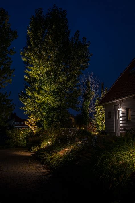 Noord Hollandse Villa Met Sfeervolle Landschappelijke Buitenverlichting Hoogdesign