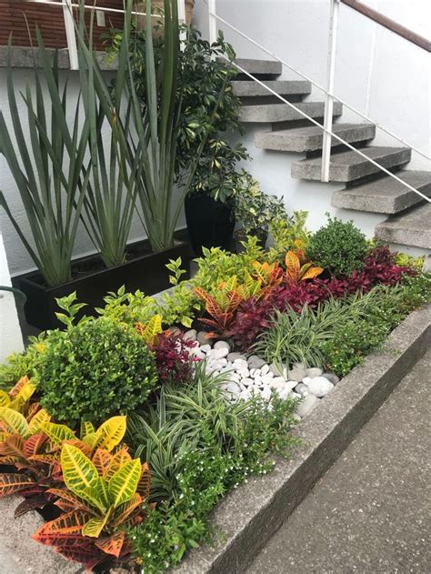 7 Ideas Para Decoración De Jardines Con Piedras Y Flores Pequeños Patios Jardín Jardín De