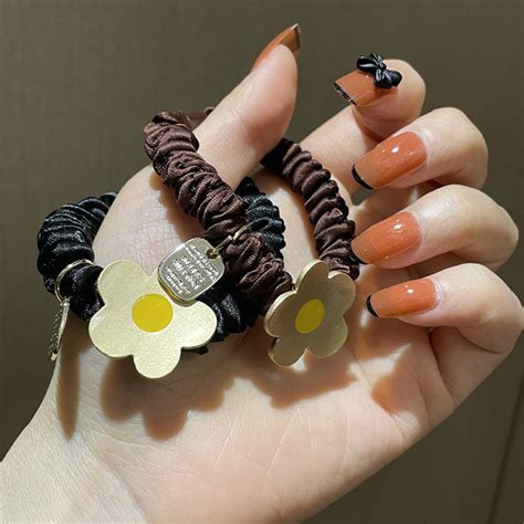 Badu Bg Нова тенденция Метални цветя Въжета за коса Корейска мода Дамска шапка Kawaii Аксесоари