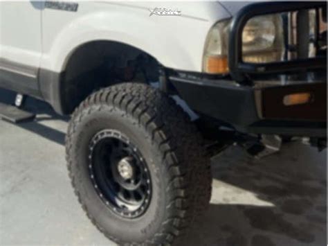 2001 Ford Excursion Wheel Offset Aggressive 1 Outside Fender